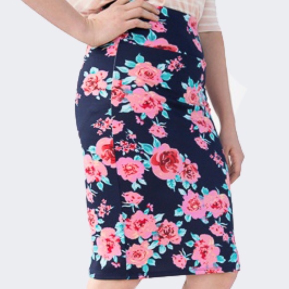 Agnes & Dora | Skirts | Agnes Dora Xxl Pencil Skirt Roses Really Like ...